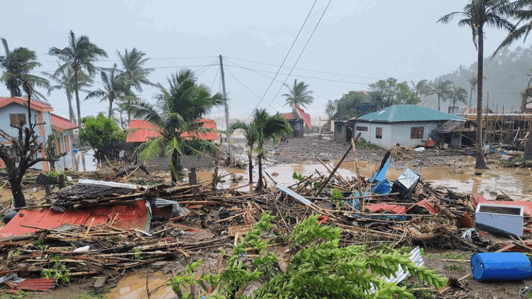 Super Typhoon Fung-wong Makes Landfall in Aurora, Philippines - Namaste ...